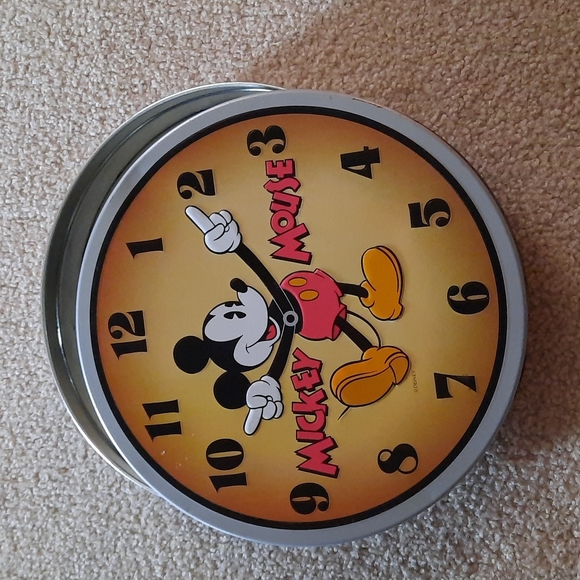 Accents | Vtg Disney Mickey Mouse Collectible Clock Tin 1996 Series 1 ...